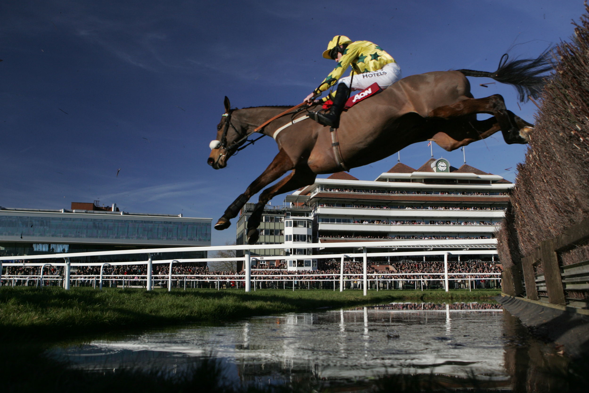 Newbury Races Hospitality | Gala Hospitality